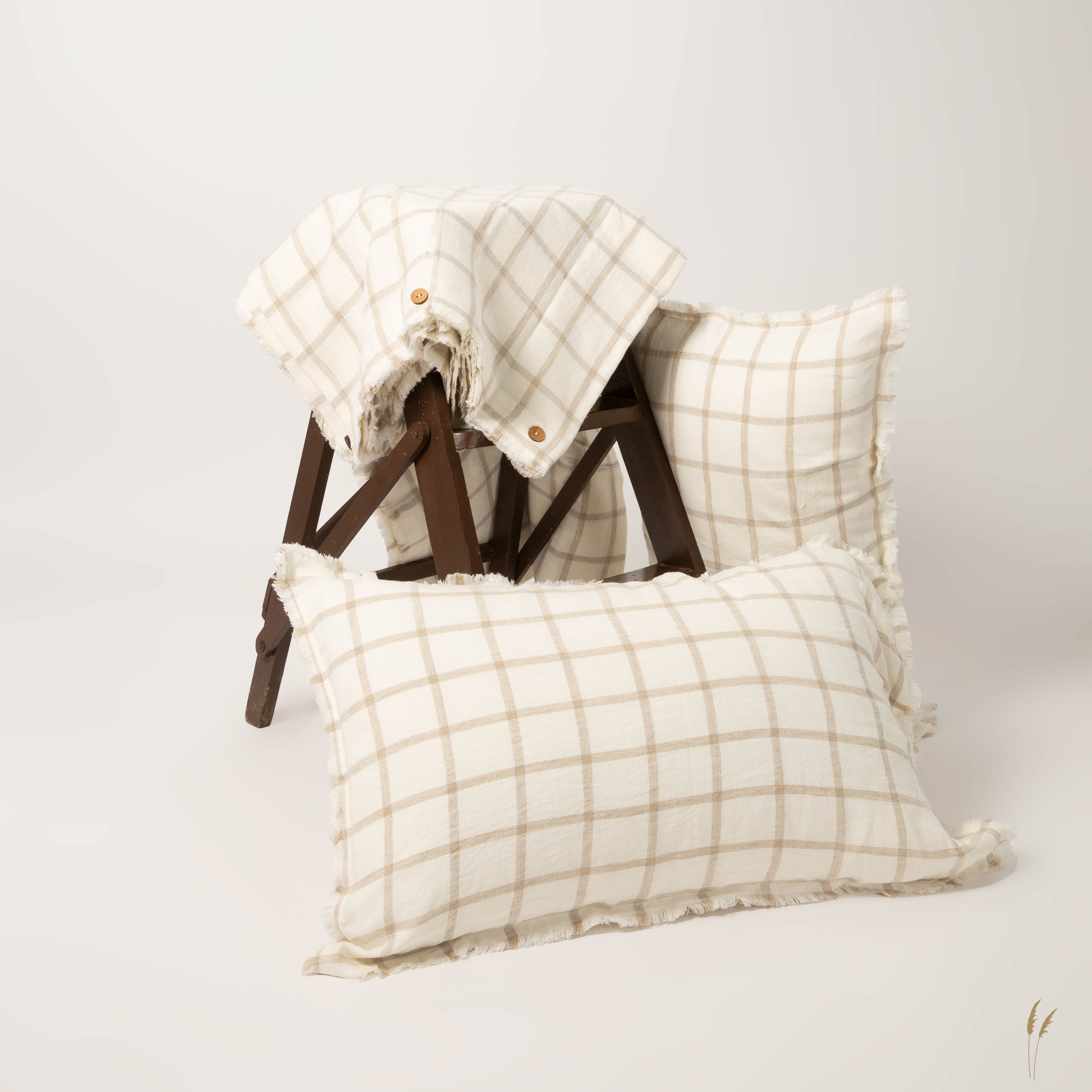 Azure Cascade Linen Duvet Set – Iraira